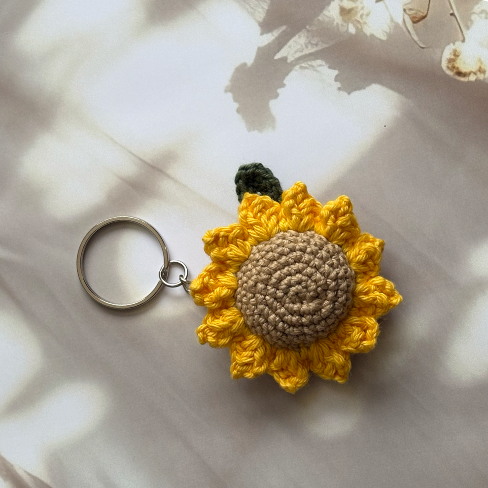 Crochet Sunflower Keychain with leaf – Coos and Kisses